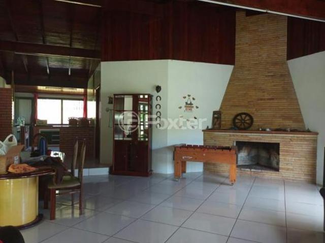 Fazenda / Sítio / Chácara, 5 dormitórios, 230 m², em Centro