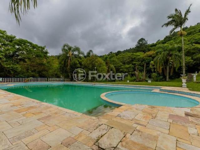 Fazenda / Sítio / Chácara, 5 dormitórios, 300 m², em Itapuã