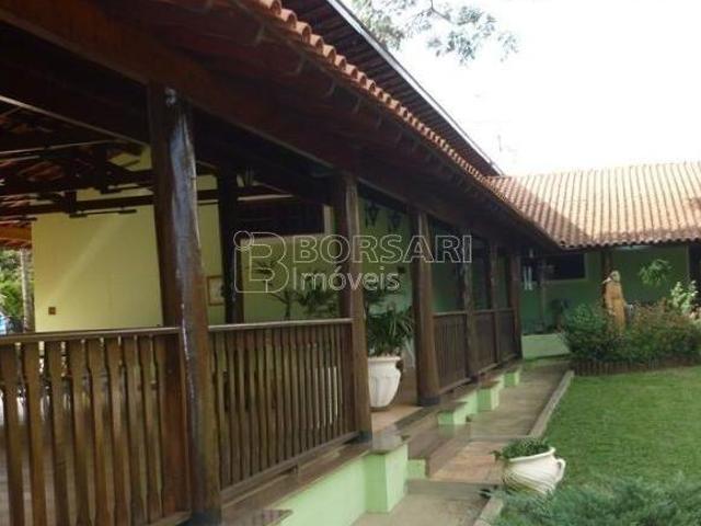 Fazenda / Sítio para venda e aluguel em Chacara Velosa de 654.00m² com 4 Quartos, 2 Suites e 4 Garag