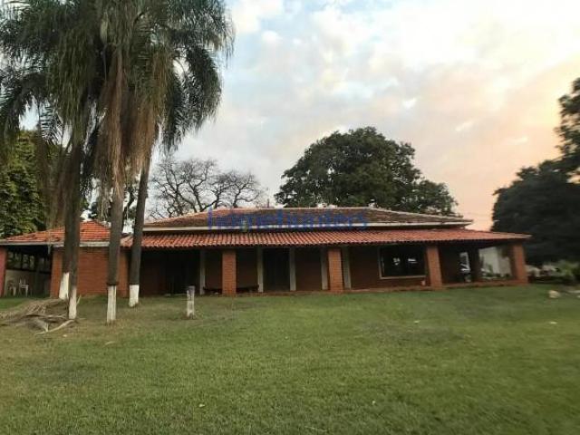 Fazenda / Sítio para venda em Conjunto Habitacional Padre Anchieta de 10.00m² com 4 Quartos e 2 Suit