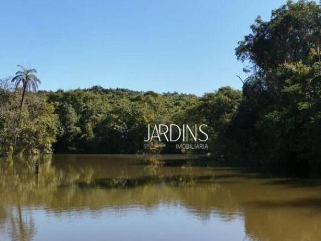 Fazenda / Sítio para venda em Cajuru de 1000.00m² com 6 Quartos, 4 Suites e 30 Garagens