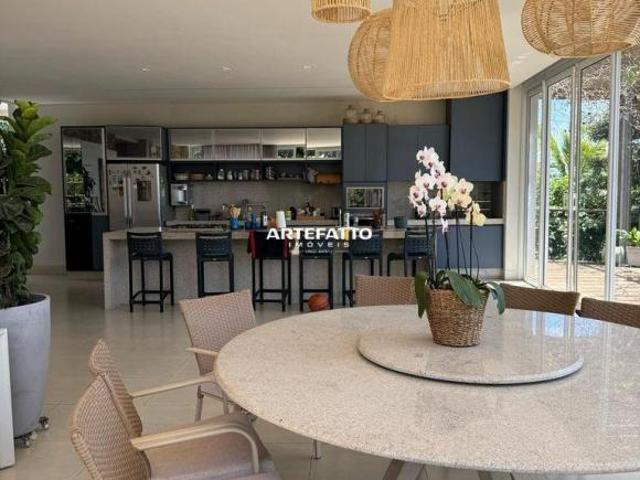 Fazenda / Sítio para venda em Centro de 2500.00m² com 3 Quartos e 3 Suites