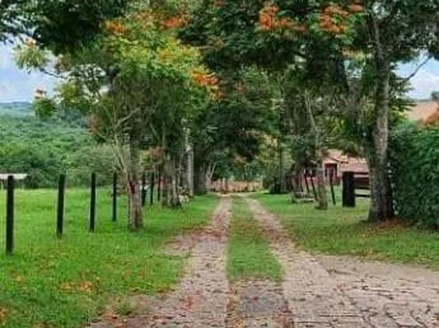 Fazenda / Sítio para venda em Centro de 2000.00m² com 6 Quartos, 6 Suites e 6 Garagens