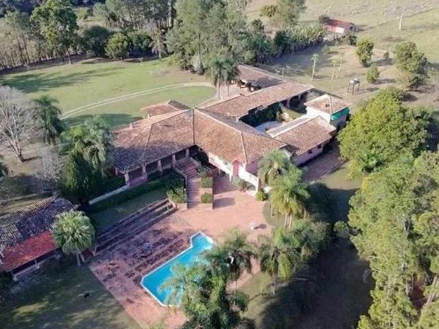 Fazenda / Sítio para venda em Centro de 2000.00m² com 6 Quartos, 6 Suites e 6 Garagens