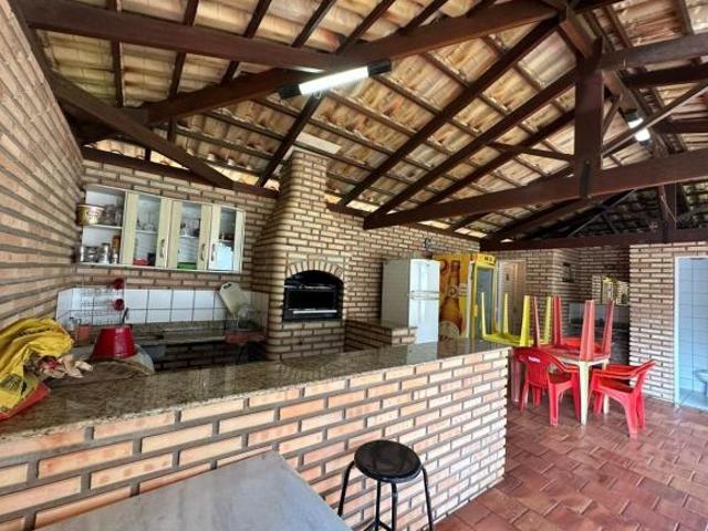 Fazenda / Sítio para venda em Centro de 320.00m² com 5 Quartos, 2 Suites e 10 Garagens