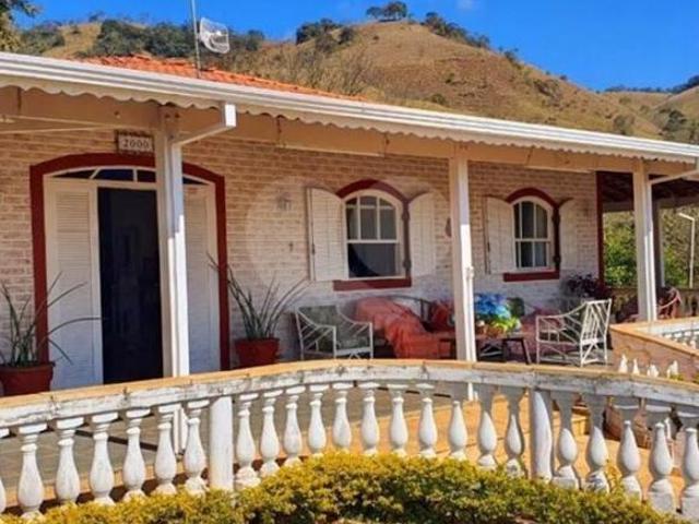 Fazenda / Sítio para venda em Centro de 700.00m² com 4 Quartos, 1 Suite e 10 Garagens