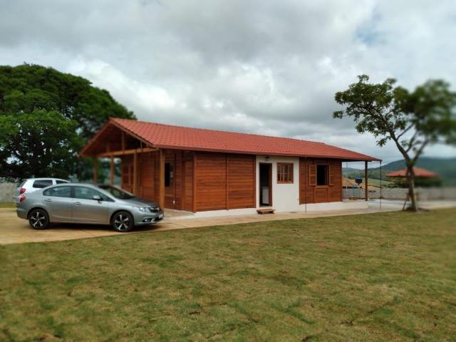 Fazenda / Sítio para venda em Centro em Mateus Leme Minas Gerais de 120.00m² com 4 Quartos, 1 Suíte e 2 Garagens