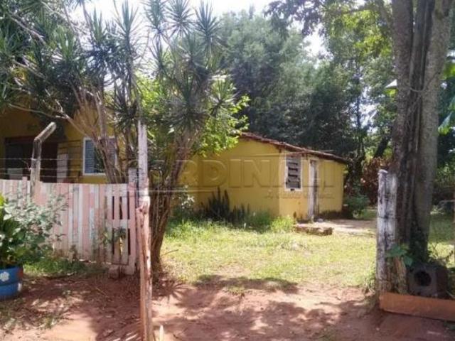 Fazenda / Sítio para venda em Chácara Flora Araraquara de 176.00m² com 2 Quartos e 3 Garagens
