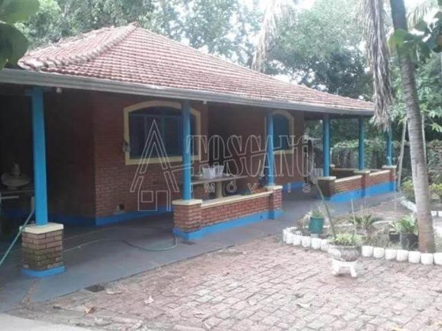 Fazenda / Sítio para venda em Chácara Flora Araraquara de 244.00m² com 3 Quartos, 1 Suite e 10 Garag