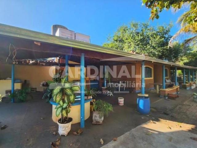 Fazenda / Sítio para venda em Chácara Flora Araraquara de 245.00m² com 2 Quartos e 6 Garagens