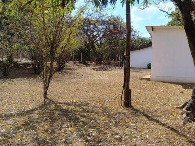 Fazenda / Sítio para venda em Chácara Flora Araraquara de 232.00m² com 2 Quartos