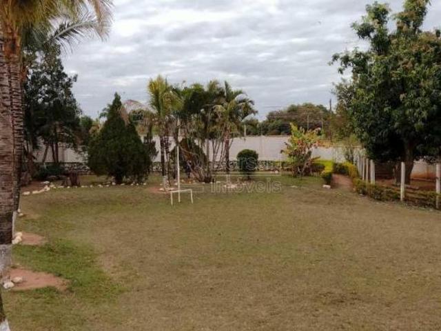 Fazenda / Sítio para venda em Chácara Flora Araraquara de 301.00m² com 3 Quartos e 1 Suite