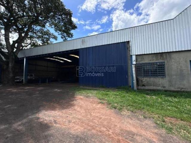 Fazenda / Sítio para venda em Chácara Flora Araraquara de 747.00m² com 1 Quarto e 2 Garagens