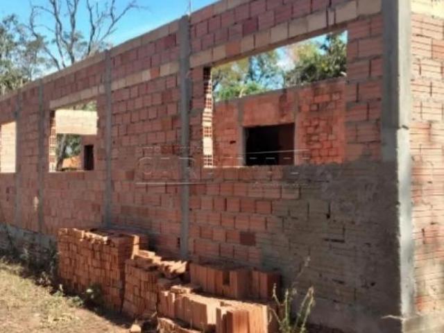 Fazenda / Sítio para venda em Apora De São Fernando de 190.00m² com 3 Quartos, 1 Suite e 6 Garagens