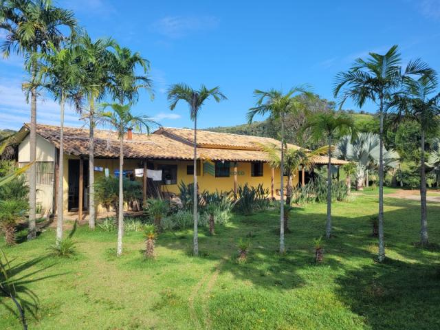 Fazenda / Sítio para venda em Area Rural em Itaguara Minas Gerais de 420000.00m² com 3 Quartos e 1 Suíte