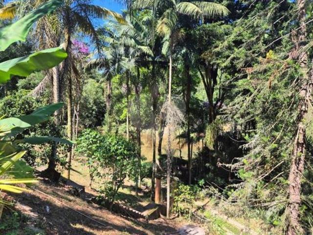 Fazenda / Sítio para venda em Santa Clara de 250.00m² com 6 Quartos, 2 Suites e 5 Garagens