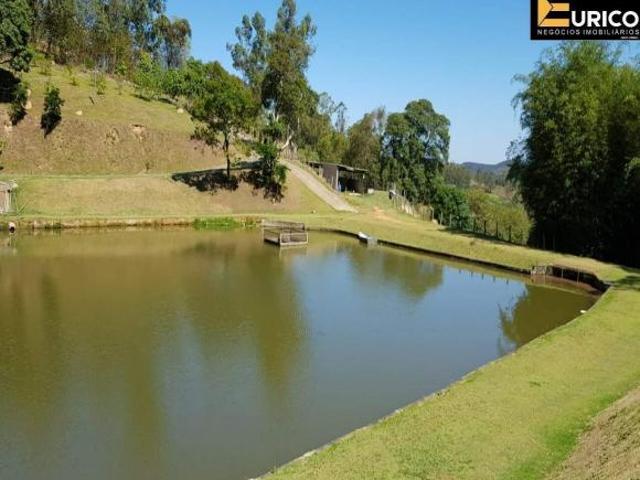 Fazenda / Sítio para venda em Sitio Estância Hidromineral de Amparo de 90000.00m² com 2 Quartos