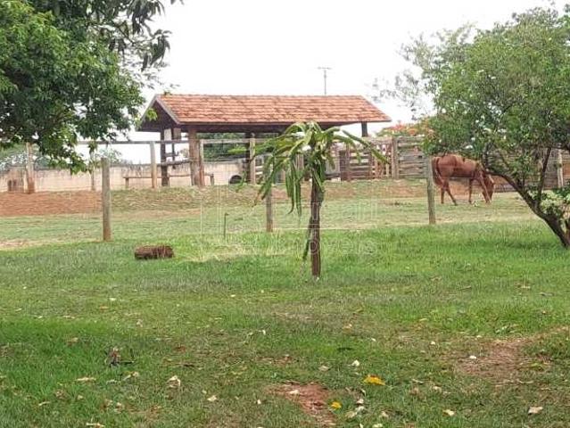 Fazenda / Sítio para venda em Portal Das Laranjeiras de 400.00m² com 3 Quartos e 1 Suíte