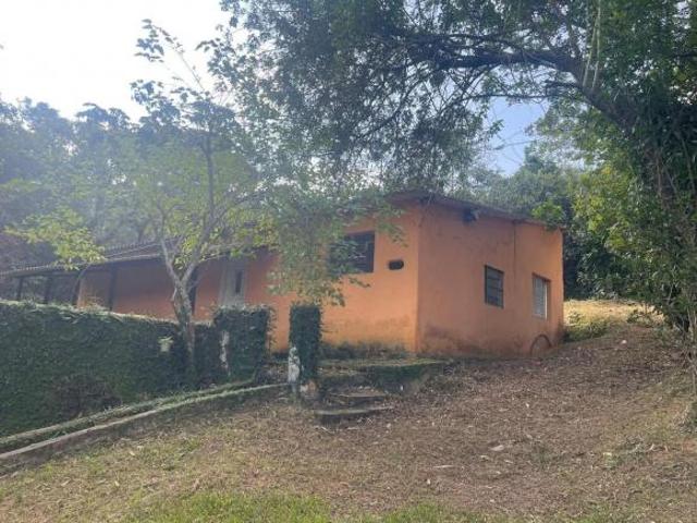 Fazenda / Sítio para venda em Porteira Preta de 100.00m² com 3 Quartos e 2 Garagens