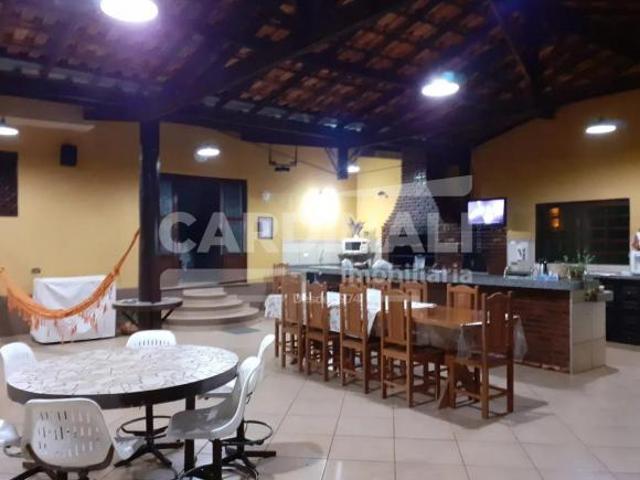 Fazenda / Sítio para venda em Parque Itaipu de 400.00m² com 4 Quartos, 2 Suites e 6 Garagens