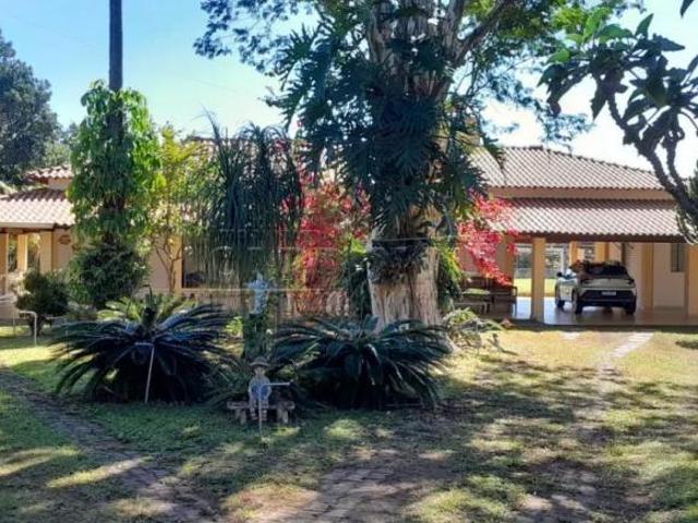 Fazenda / Sítio para venda em Parque Itaipu de 720.00m² com 4 Quartos, 3 Suites e 2 Garagens