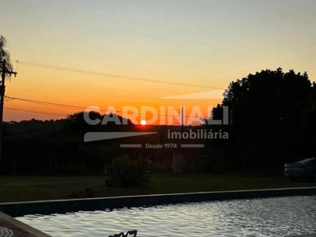 Fazenda / Sítio para venda em Parque Itaipu de 263.00m² com 3 Quartos, 1 Suite e 3 Garagens