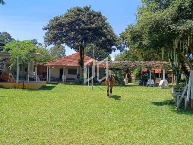 Fazenda / Sítio para venda em Parque Planalto de 521.00m² com 4 Quartos, 1 Suite e 20 Garagens