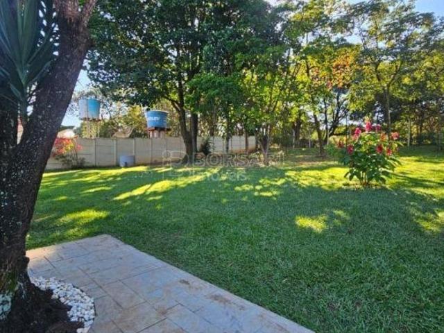 Fazenda / Sítio para venda em Parque Tropical de 212.00m² com 2 Quartos, 2 Suites e 2 Garagens