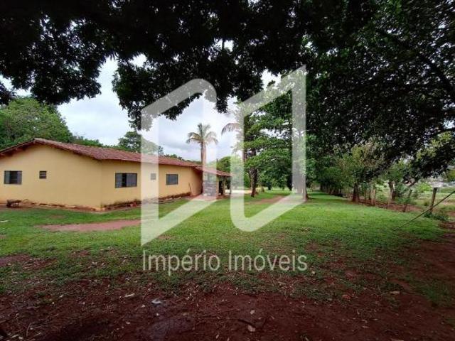 Fazenda / Sítio para venda em Parque Tropical de 392.00m² com 2 Quartos e 2 Garagens
