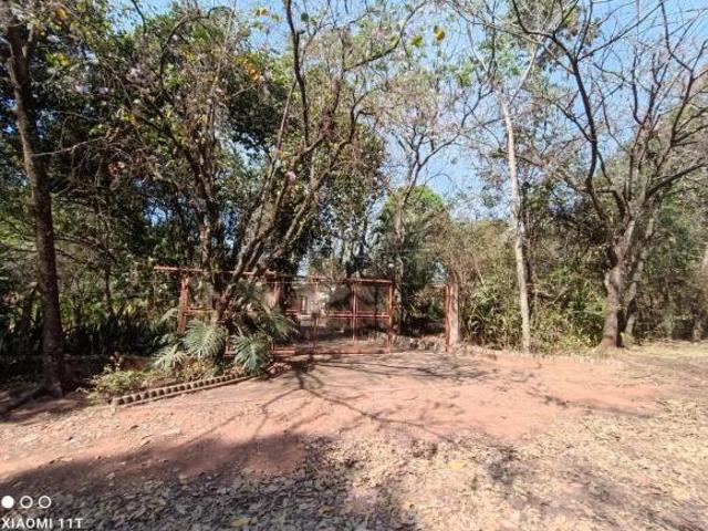 Fazenda / Sítio para venda em Parque Vale Do Uirapuru de 550.00m² com 4 Quartos, 4 Suites e 8 Garage
