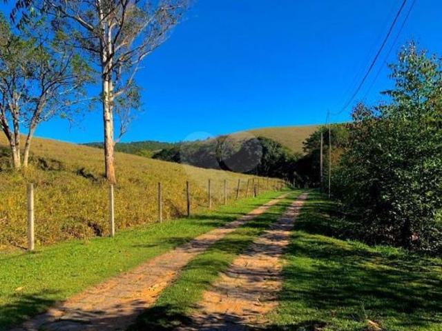 Fazenda / Sítio para venda em Rio Acima de 900.00m² com 3 Quartos, 1 Suite e 10 Garagens