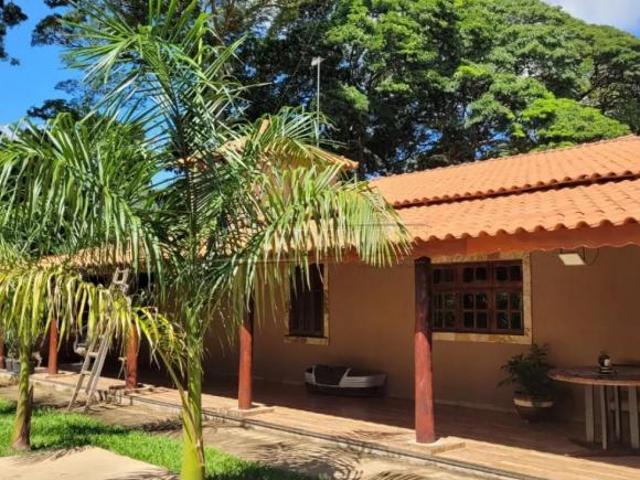 Fazenda / Sítio para venda em Rural de 1000.00m² com 4 Quartos, 1 Suite e 3 Garagens