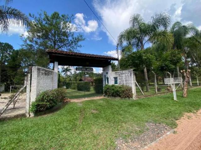 Fazenda / Sítio para venda em Vale Santa Felicidade de 204.00m² com 2 Quartos e 5 Garagens