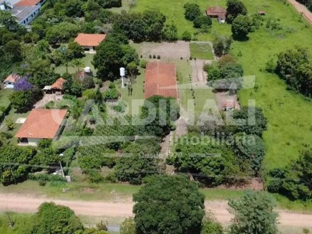 Fazenda / Sítio para venda em Vale Santa Felicidade de 346.00m² com 3 Quartos, 1 Suite e 2 Garagens