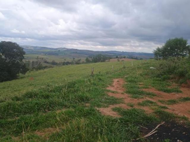 Fazenda / Sítios / Chácaras à venda em Oliveira, no bairro Área Rural