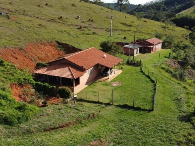Fazenda / Sítios / Chácaras com 3 quartos à venda em Conselheiro Lafaiete, no bairro Centro
