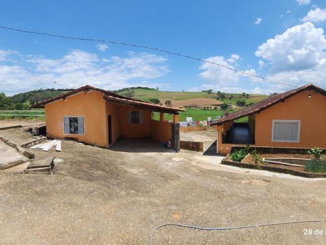 Fazenda / Sítios / Chácaras com 3 quartos à venda em Careaçu, no bairro Zona Rural