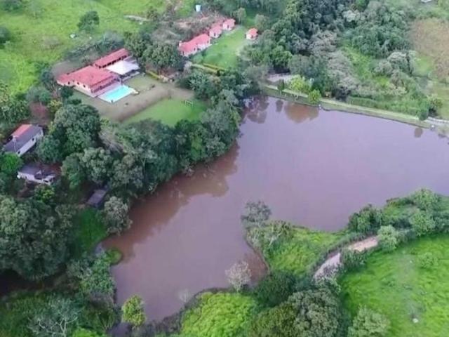 Fazenda / Sítios / Chácaras com 17 quartos à venda em Mateus Leme, no bairro Sitio Novo