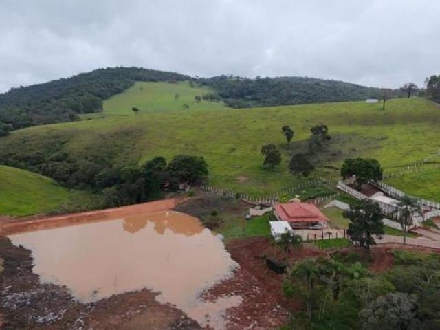 Fazenda / Sítios / Chácaras com 4 quartos à venda em Piedade Dos Gerais, no bairro Zona Rural