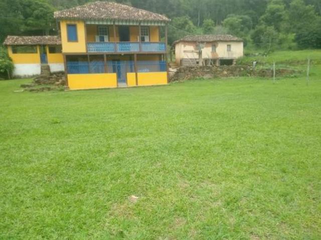 Fazenda / Sítios / Chácaras com 8 quartos à venda em Rio Espera, no bairro Área Rural