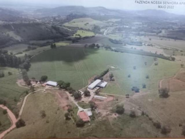 Fazenda 52 Alqueires, Casa Sede 620m2, Casas Caseiro, Galpões, Rico em Água com 5 Açudes e Corrego