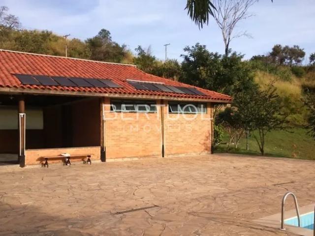 Fazenda/Sítio com 1 Quarto e 4 banheiros à Venda, 300 m² por R$ 2.330.000