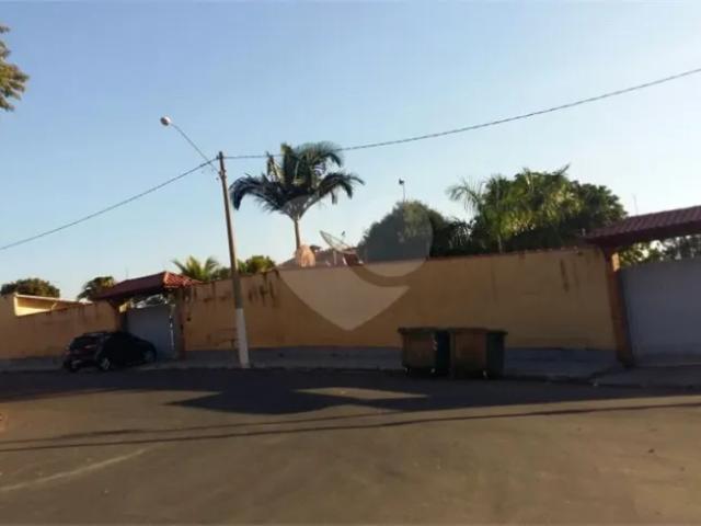 Fazenda/Sítio com 1 Quarto e 4 banheiros à Venda, 345 m² por R$ 1.380.000