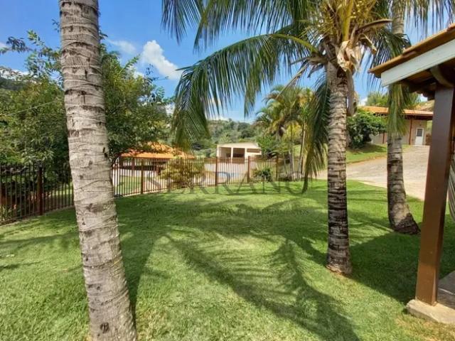 Fazenda/Sítio com 2 Quartos e 1 banheiro à Venda, 600 m² por R$ 3.000.000