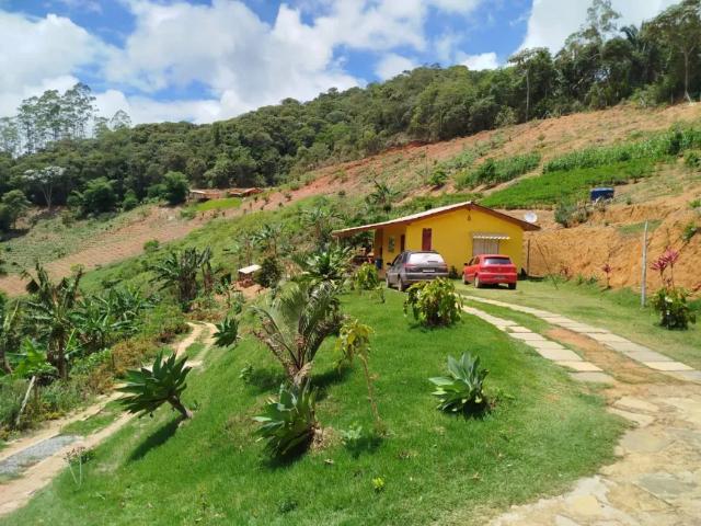 Fazenda/Sítio com 2 Quartos e 1 banheiro à Venda, 110 m² por R$ 370.000