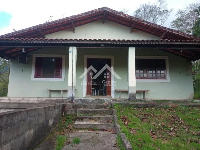 Fazenda/Sítio com 2 Quartos e 1 banheiro à Venda, 120 m² por R$ 320.000