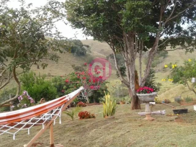 Fazenda/Sítio com 2 Quartos e 1 banheiro à Venda, 152 m² por R$ 840.000