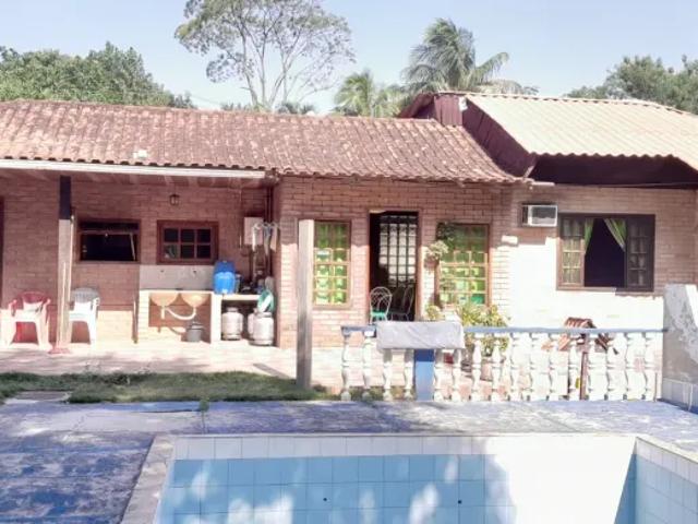Fazenda/Sítio com 2 Quartos e 2 banheiros à Venda, 100 m² por R$ 490.000