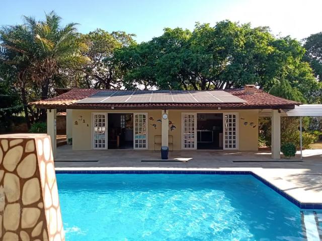 Fazenda/Sítio com 2 Quartos e 2 banheiros à Venda, 110 m² por R$ 1.200.000