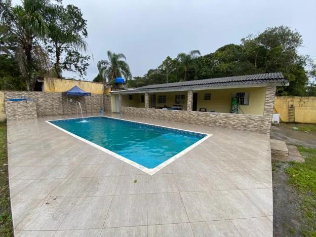Fazenda/Sítio com 2 Quartos e 2 banheiros à Venda, 125 m² por R$ 370.000